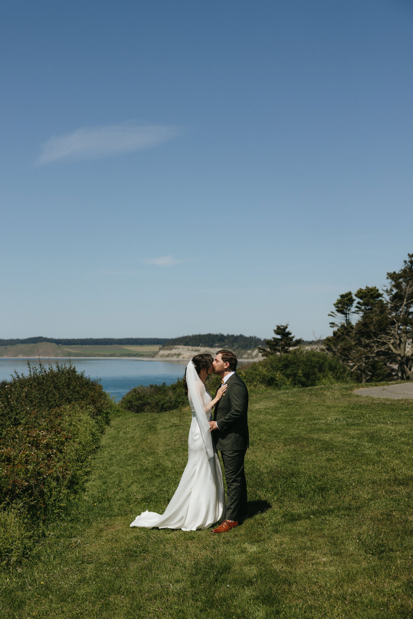 Sam and Jake’s Intimate Wedding Day at a Whidbey Island Wedding Venue ...